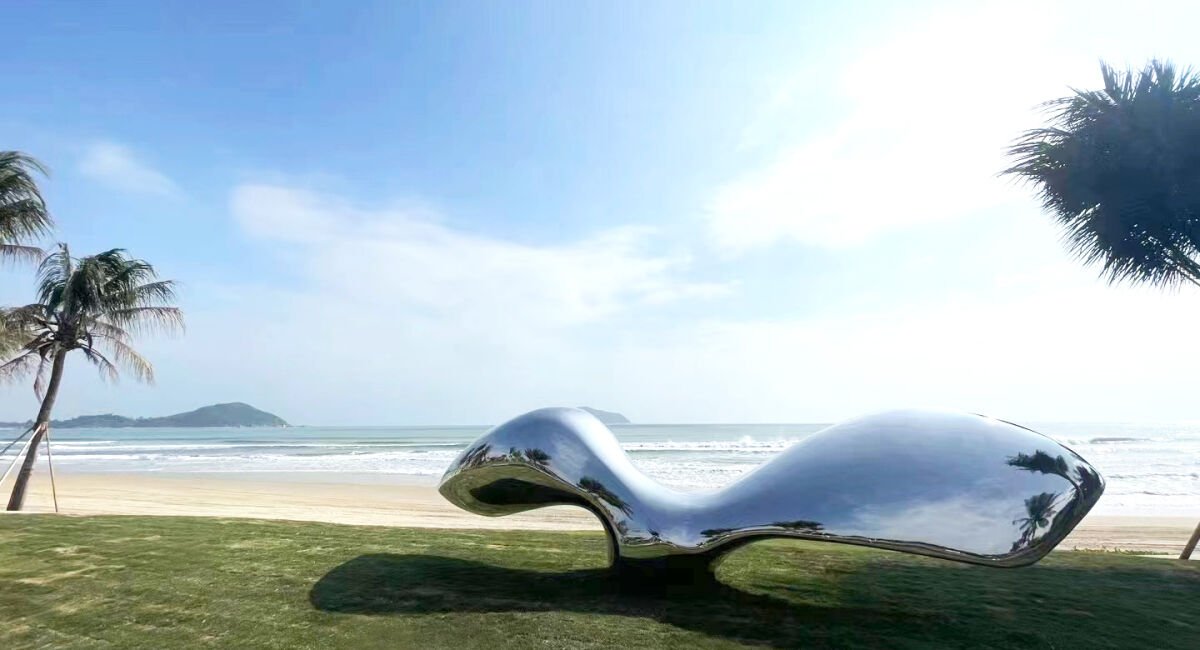 Sophie-Elizabeth Thompson - Lift Off - UAP Urban Art Projects - UAP